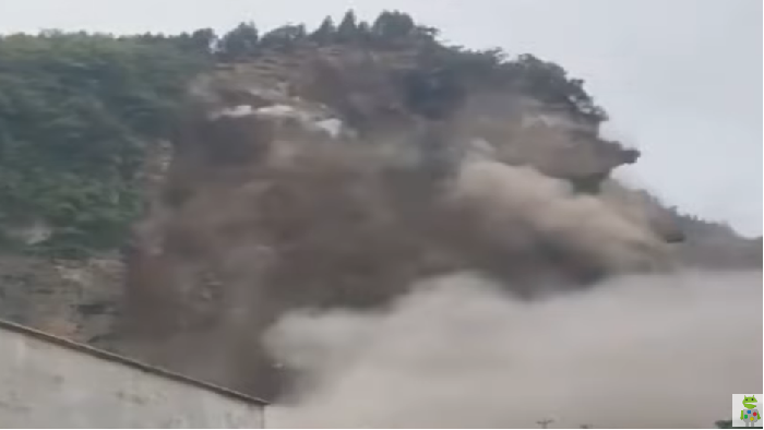IMPACTANTE DESLIZAMIENTO DE TIERRA EN CHINA :: Humanidad ¿Adónde vas?